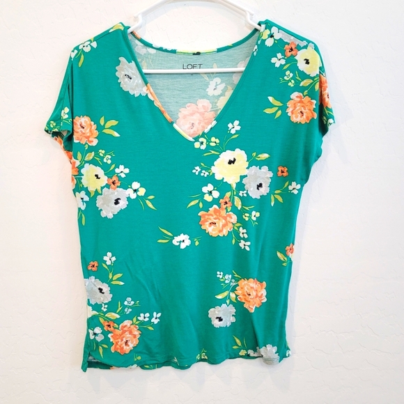 LOFT | Tops | Ann Taylor Loft Outlet Women Green Short Sleeves Floral ...